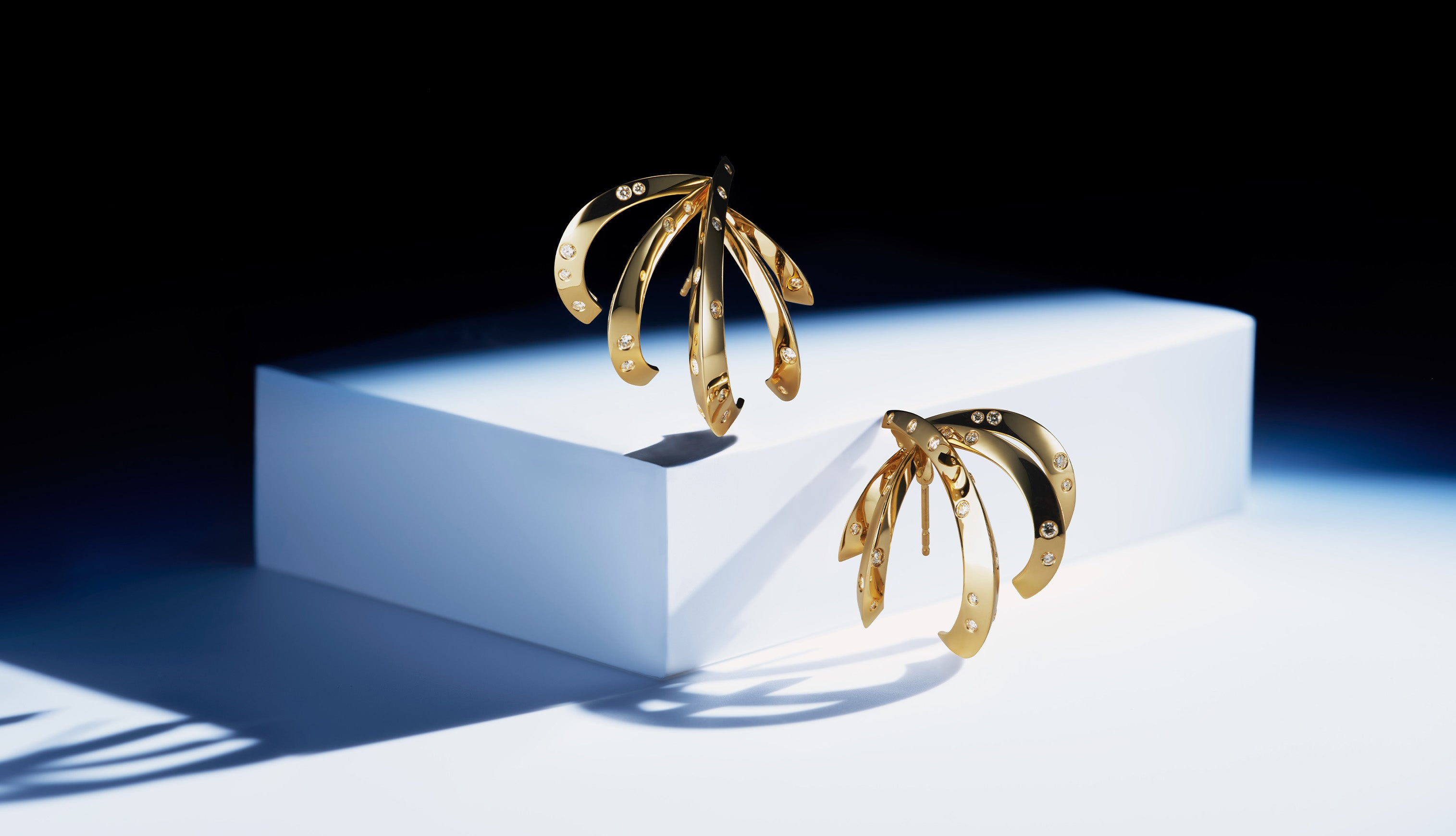Crescent Series – REZA