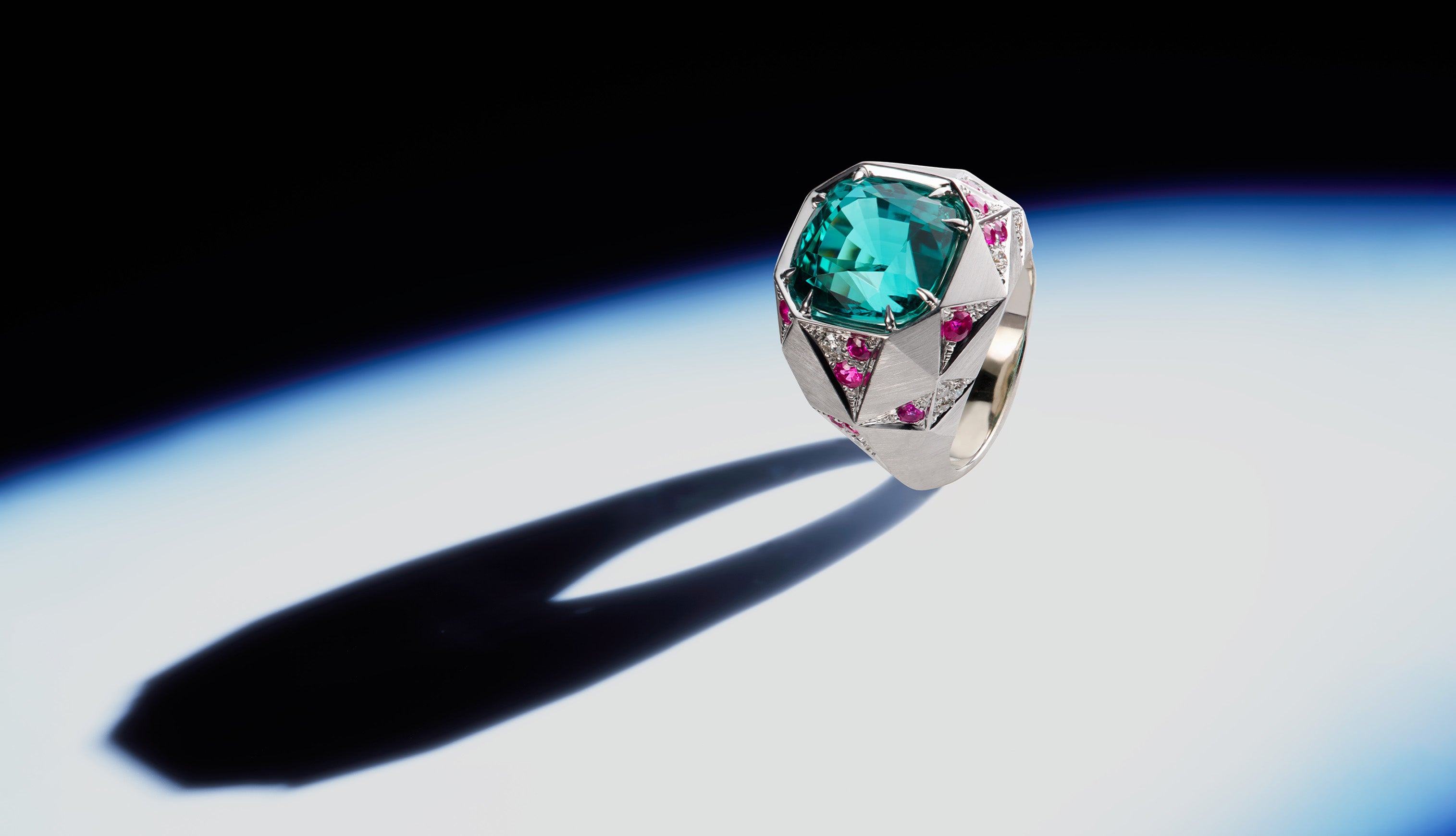 Facette Series – REZA